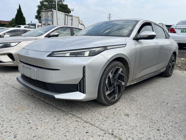 Купить Changan Qiyuan A05 Changan Qiyuan A05 2024 145 Max из Китая по цене от 729 883 рубля ...